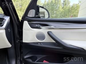 Melns BMW X5 2014 Rīga, ar dzinēja tilpumu 3.00 L un nobraukumu 24 tūkst. km par 24000 €, foto 24 vietnē AUTOMOTO.COM.LV