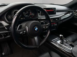 Black BMW X5 2014 in Vilnius, with an engine capacity of 3.00 L and mileage of 281 thousand km for 19999 €, photo 15 on AUTOMOTO.COM.LV