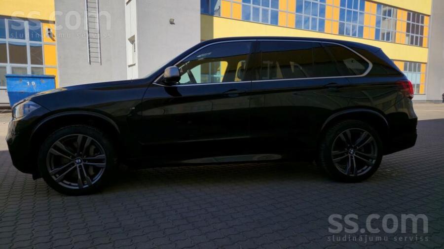Black BMW X5 2014 in Riga, with an engine capacity of 3.00 L and mileage of 245 thousand km for 20000 €, photo 4 on AUTOMOTO.COM.LV