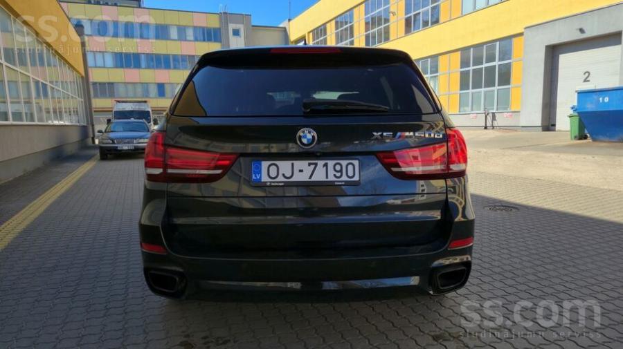 Black BMW X5 2014 in Riga, with an engine capacity of 3.00 L and mileage of 245 thousand km for 20000 €, photo 6 on AUTOMOTO.COM.LV