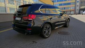 Black BMW X5 2014 in Riga, with an engine capacity of 3.00 L and mileage of 245 thousand km for 20000 €, photo 7 on AUTOMOTO.COM.LV