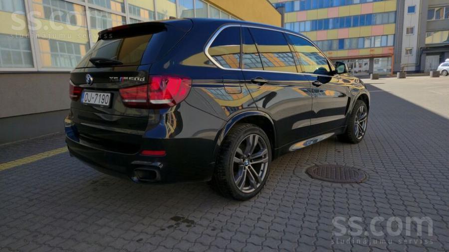 Black BMW X5 2014 in Riga, with an engine capacity of 3.00 L and mileage of 245 thousand km for 20000 €, photo 7 on AUTOMOTO.COM.LV