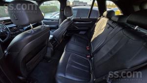 Black BMW X5 2014 in Riga, with an engine capacity of 3.00 L and mileage of 245 thousand km for 20000 €, photo 12 on AUTOMOTO.COM.LV
