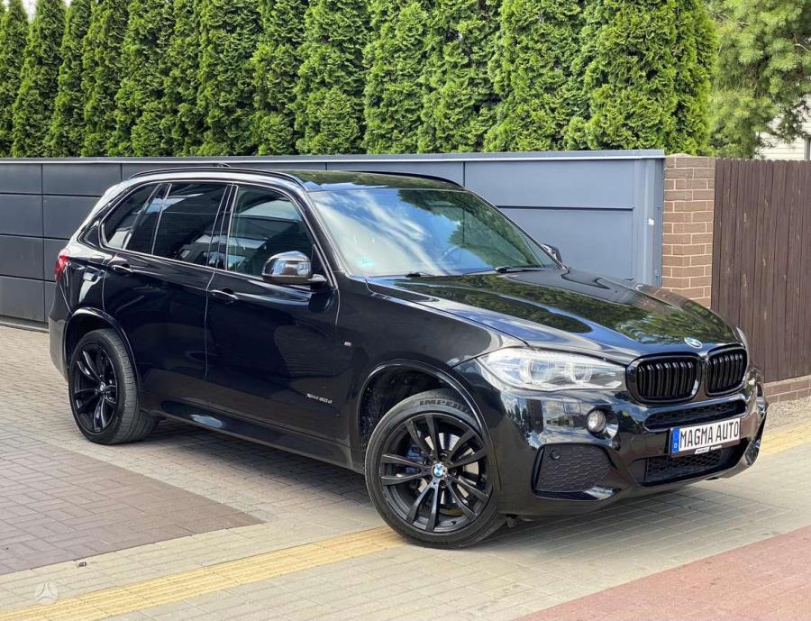 Black BMW X5 2014 in Marijampole, with an engine capacity of 2.99 L and mileage of 239 thousand km for 17499 €, photo 3 on AUTOMOTO.COM.LV