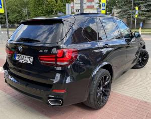 Black BMW X5 2014 in Marijampole, with an engine capacity of 2.99 L and mileage of 239 thousand km for 17499 €, photo 15 on AUTOMOTO.COM.LV