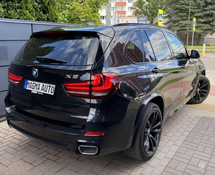 Black BMW X5 2014 in Marijampole, with an engine capacity of 2.99 L and mileage of 239 thousand km for 17499 €, photo 16 on AUTOMOTO.COM.LV