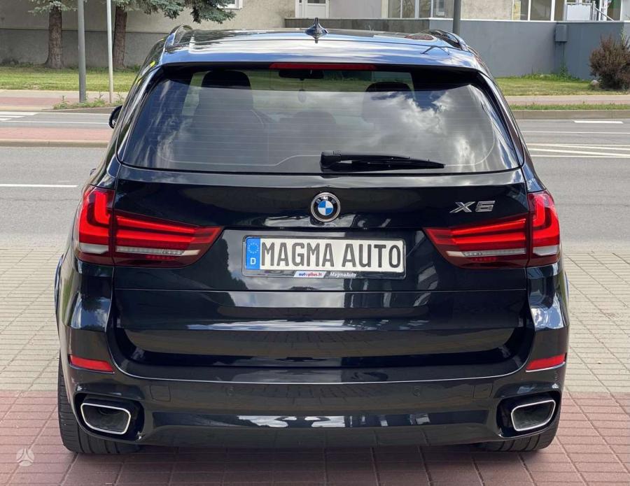 Black BMW X5 2014 in Marijampole, with an engine capacity of 2.99 L and mileage of 239 thousand km for 17499 €, photo 18 on AUTOMOTO.COM.LV