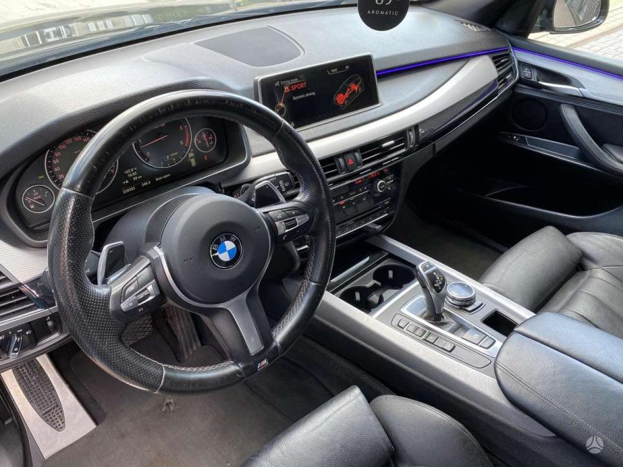 Black BMW X5 2014 in Marijampole, with an engine capacity of 2.99 L and mileage of 239 thousand km for 17499 €, photo 25 on AUTOMOTO.COM.LV