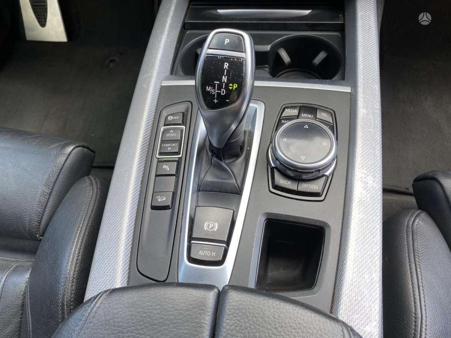 Black BMW X5 2014 in Marijampole, with an engine capacity of 2.99 L and mileage of 239 thousand km for 17499 €, photo 36 on AUTOMOTO.COM.LV