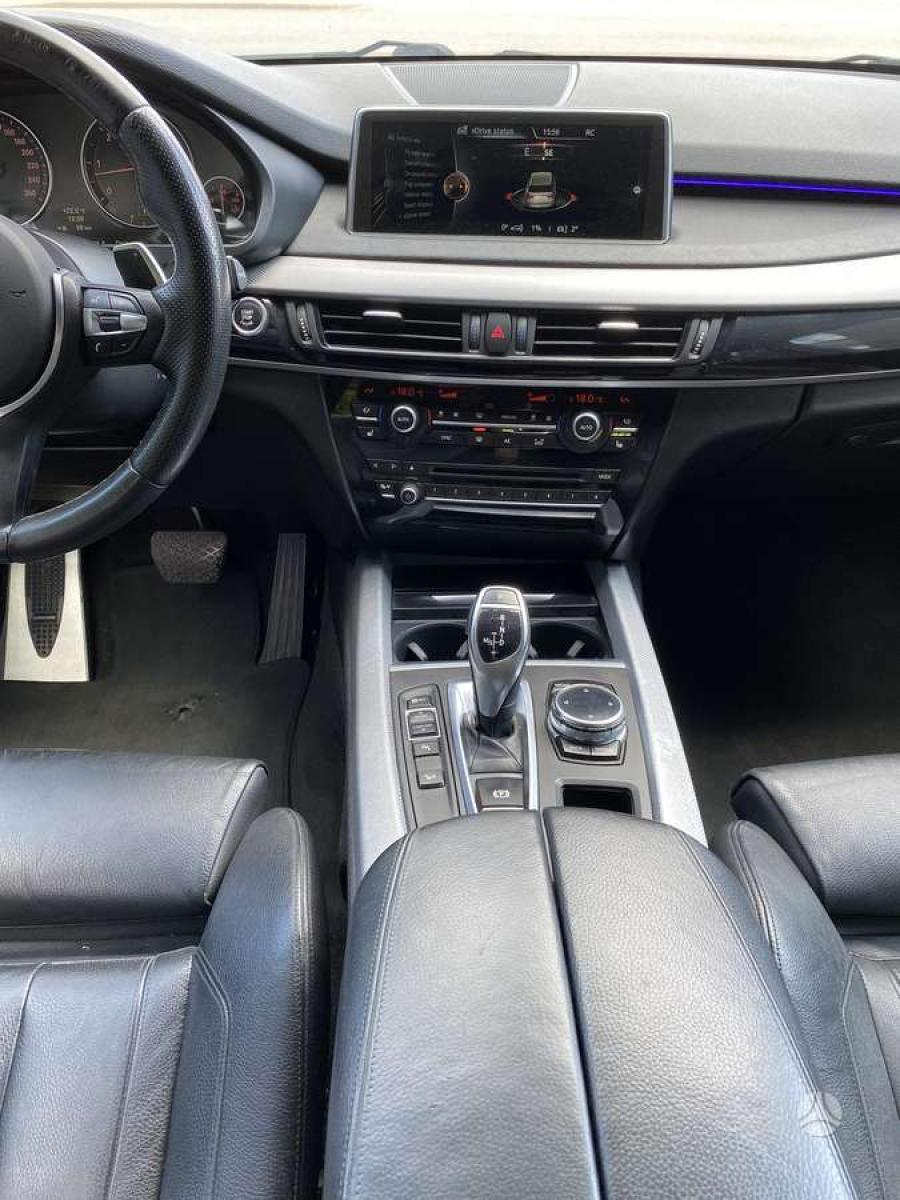 Black BMW X5 2014 in Marijampole, with an engine capacity of 2.99 L and mileage of 239 thousand km for 17499 €, photo 37 on AUTOMOTO.COM.LV