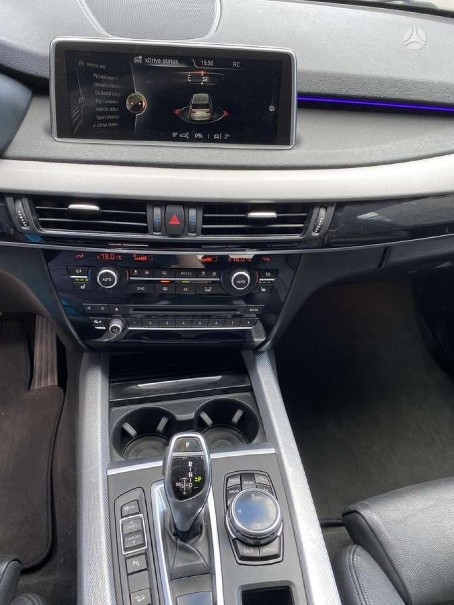 Black BMW X5 2014 in Marijampole, with an engine capacity of 2.99 L and mileage of 239 thousand km for 17499 €, photo 38 on AUTOMOTO.COM.LV