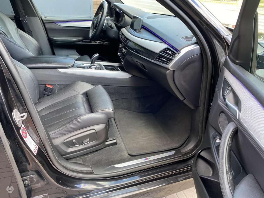 Black BMW X5 2014 in Marijampole, with an engine capacity of 2.99 L and mileage of 239 thousand km for 17499 €, photo 40 on AUTOMOTO.COM.LV