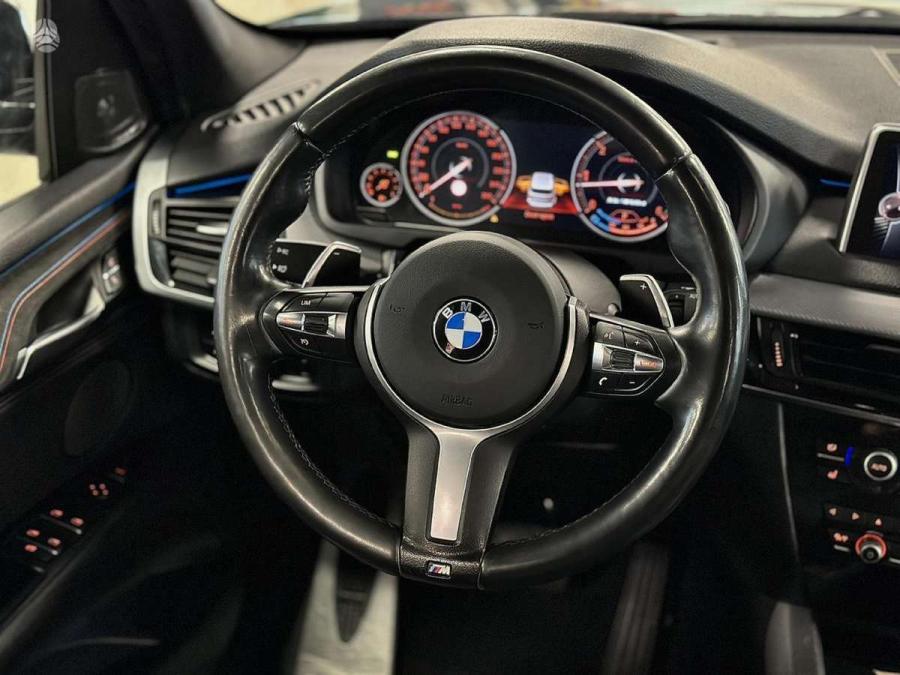 Black BMW X5 2014 in Klaipeda, with an engine capacity of 2.99 L and mileage of 288 thousand km for 19950 €, photo 7 on AUTOMOTO.COM.LV