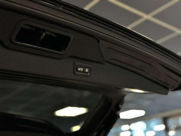 Black BMW X5 2014 in Klaipeda, with an engine capacity of 2.99 L and mileage of 288 thousand km for 19950 €, photo 8 on AUTOMOTO.COM.LV