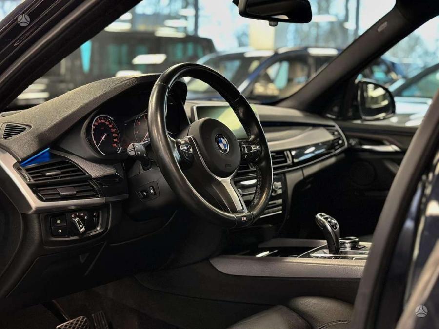 Black BMW X5 2014 in Klaipeda, with an engine capacity of 2.99 L and mileage of 288 thousand km for 19950 €, photo 19 on AUTOMOTO.COM.LV