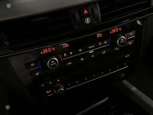 Black BMW X5 2014 in Klaipeda, with an engine capacity of 2.99 L and mileage of 288 thousand km for 19950 €, photo 20 on AUTOMOTO.COM.LV