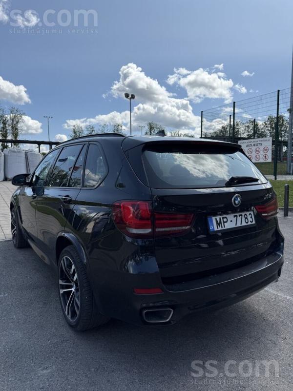 Melns BMW X5 2014 Jēkabpils, ar dzinēja tilpumu 3.00 L un nobraukumu 230 tūkst. km par 21000 €, foto 3 vietnē AUTOMOTO.COM.LV
