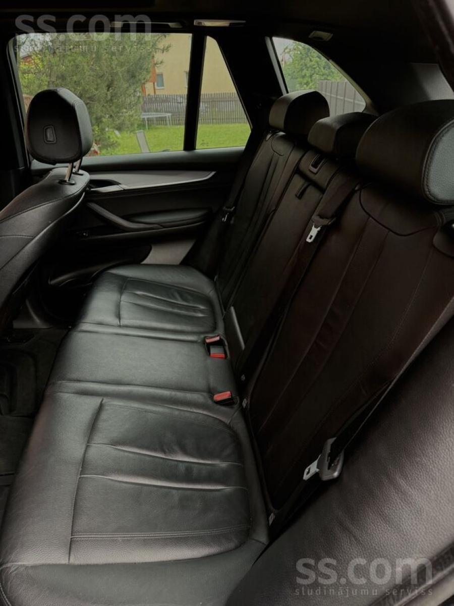 Melns BMW X5 2014 Jēkabpils, ar dzinēja tilpumu 3.00 L un nobraukumu 230 tūkst. km par 21000 €, foto 11 vietnē AUTOMOTO.COM.LV