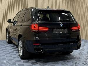 Black BMW X5 2014 in Marijampole, with an engine capacity of 2.99 L and mileage of 334 thousand km for 18750 €, photo 7 on AUTOMOTO.COM.LV
