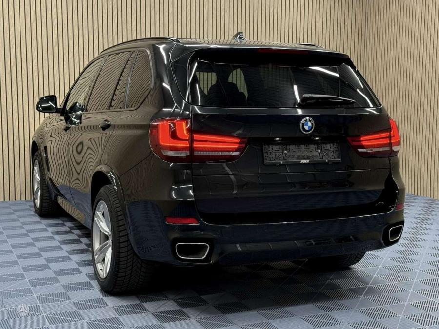 Black BMW X5 2014 in Marijampole, with an engine capacity of 2.99 L and mileage of 334 thousand km for 18750 €, photo 7 on AUTOMOTO.COM.LV