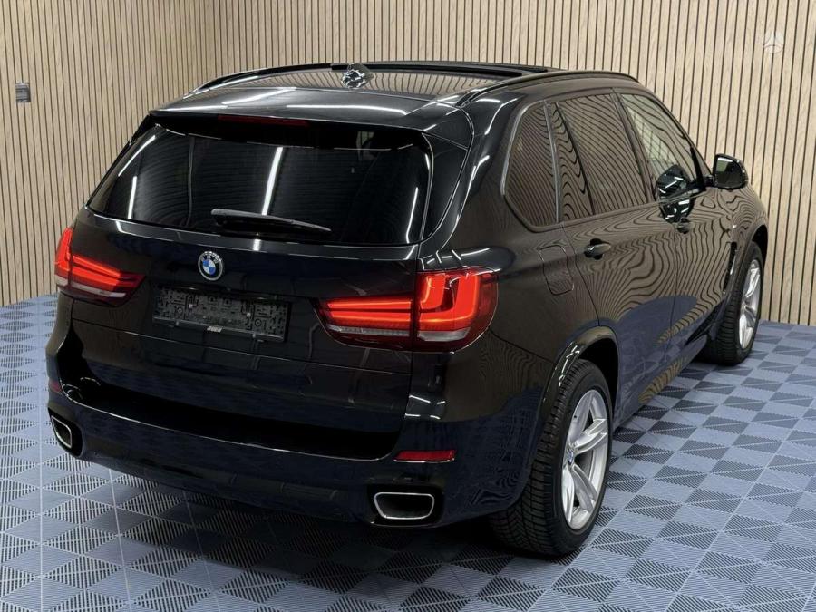 Black BMW X5 2014 in Marijampole, with an engine capacity of 2.99 L and mileage of 334 thousand km for 18750 €, photo 13 on AUTOMOTO.COM.LV