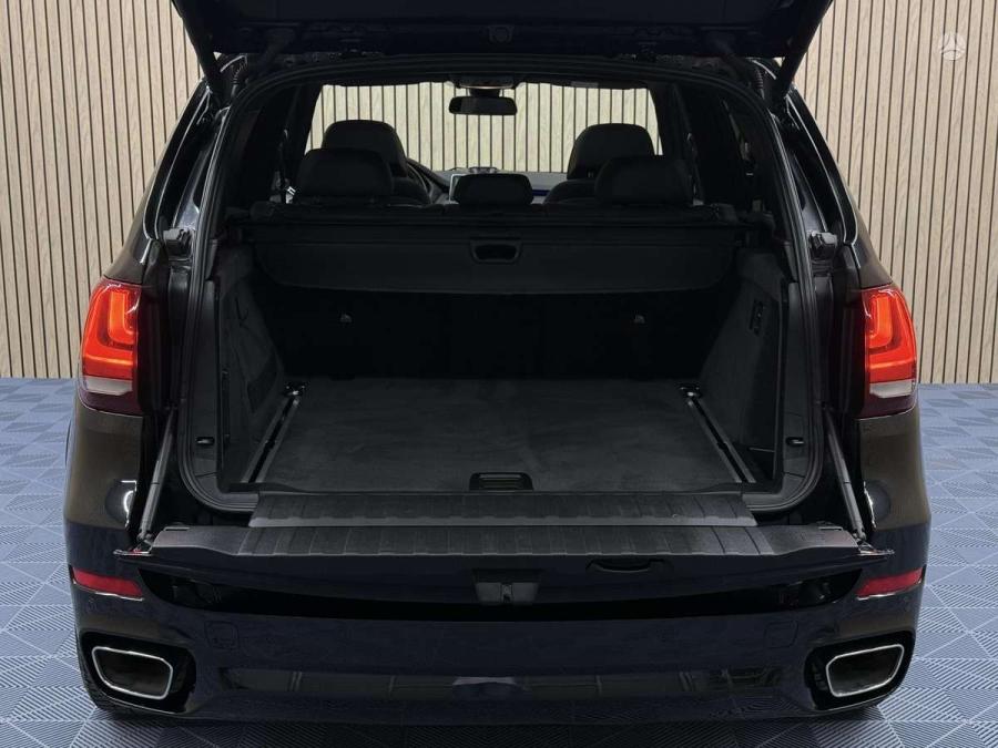 Black BMW X5 2014 in Marijampole, with an engine capacity of 2.99 L and mileage of 334 thousand km for 18750 €, photo 15 on AUTOMOTO.COM.LV