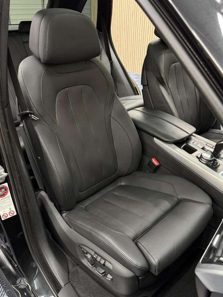 Black BMW X5 2014 in Marijampole, with an engine capacity of 2.99 L and mileage of 334 thousand km for 18750 €, photo 18 on AUTOMOTO.COM.LV