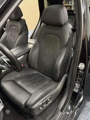 Black BMW X5 2014 in Marijampole, with an engine capacity of 2.99 L and mileage of 334 thousand km for 18750 €, photo 21 on AUTOMOTO.COM.LV