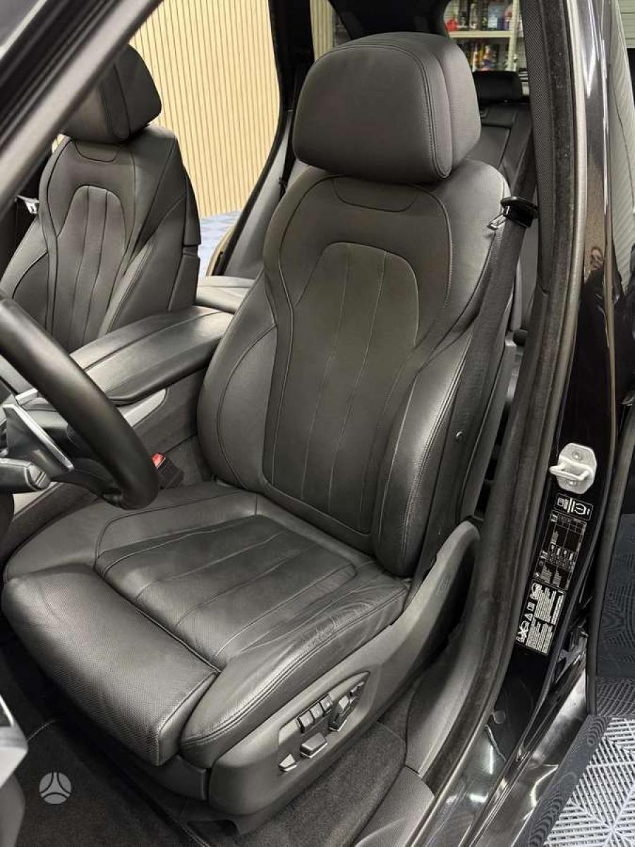 Black BMW X5 2014 in Marijampole, with an engine capacity of 2.99 L and mileage of 334 thousand km for 18750 €, photo 21 on AUTOMOTO.COM.LV