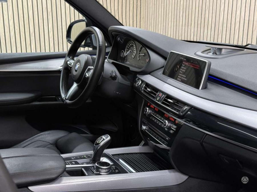 Black BMW X5 2014 in Marijampole, with an engine capacity of 2.99 L and mileage of 334 thousand km for 18750 €, photo 23 on AUTOMOTO.COM.LV