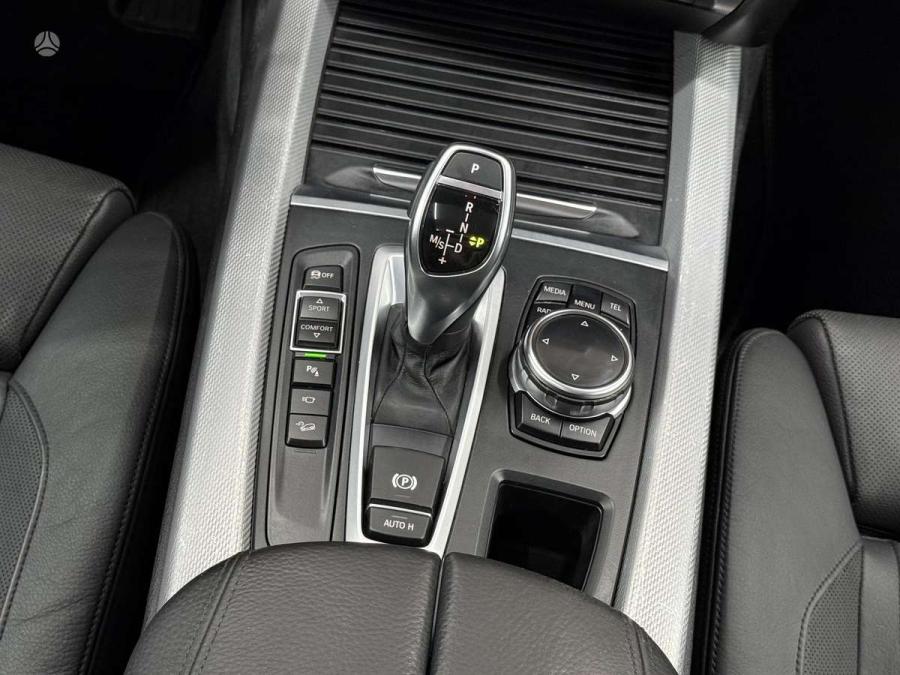 Black BMW X5 2014 in Marijampole, with an engine capacity of 2.99 L and mileage of 334 thousand km for 18750 €, photo 35 on AUTOMOTO.COM.LV