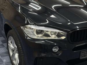 Black BMW X5 2014 in Marijampole, with an engine capacity of 2.99 L and mileage of 334 thousand km for 18750 €, photo 37 on AUTOMOTO.COM.LV