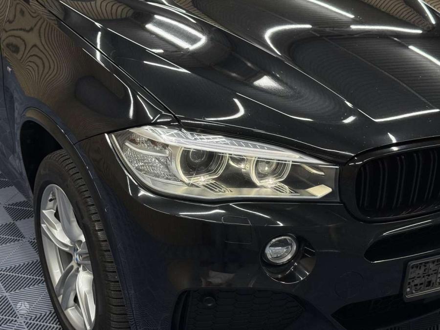 Black BMW X5 2014 in Marijampole, with an engine capacity of 2.99 L and mileage of 334 thousand km for 18750 €, photo 37 on AUTOMOTO.COM.LV
