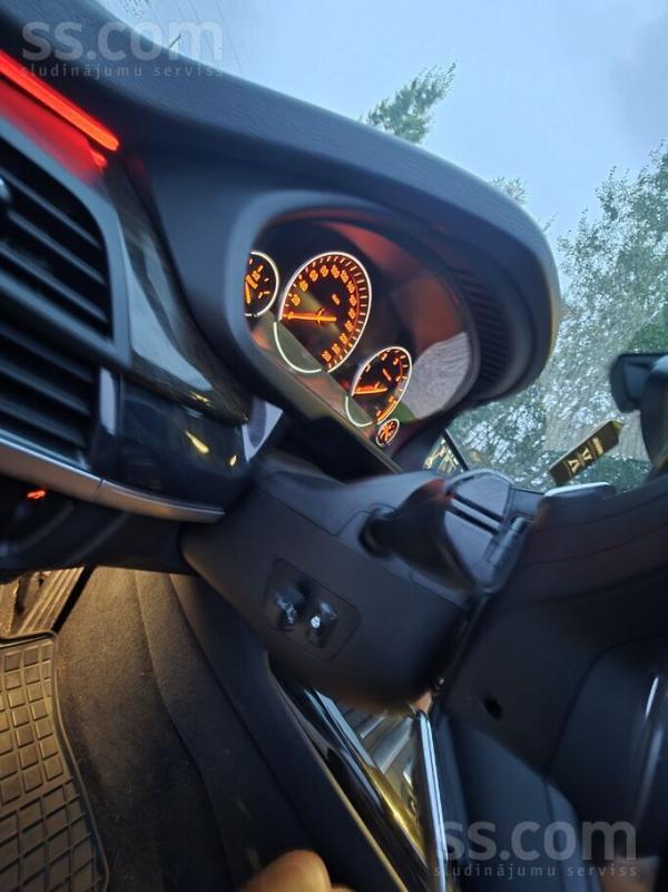 Black BMW X5 2014 in Riga, with an engine capacity of 3.00 L and mileage of 245 thousand km for 20950 €, photo 11 on AUTOMOTO.COM.LV