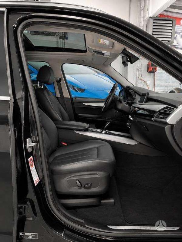 Melns BMW X5 2014 Kauņa, ar dzinēja tilpumu 2.00 L un nobraukumu 212 tūkst. km par 16250 €, foto 10 vietnē AUTOMOTO.COM.LV