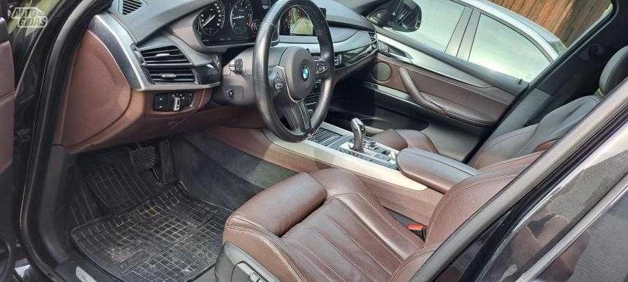Black BMW X5 2014 in Kazlu Ruda, with an engine capacity of 3.00 L and mileage of 289 thousand km for 18500 €, photo 17 on AUTOMOTO.COM.LV