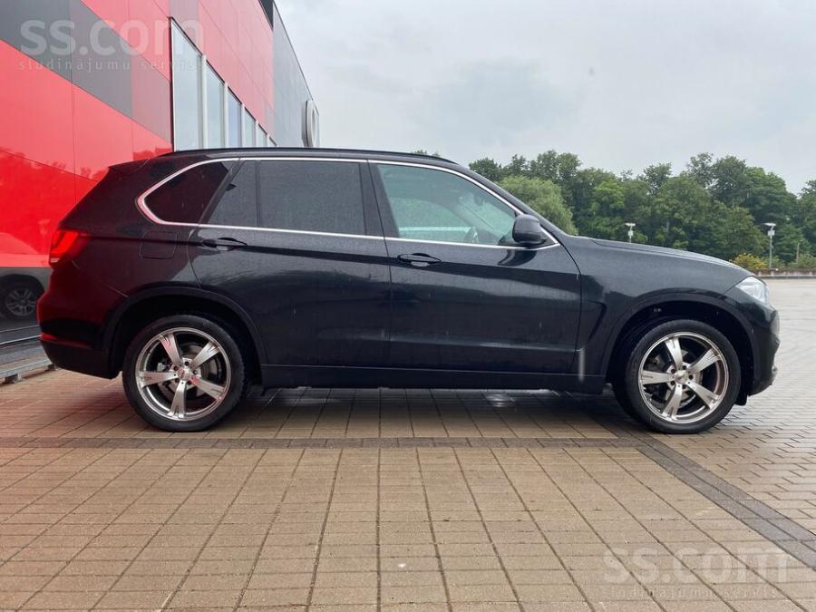 Melns BMW X5 2014 Rīga, ar dzinēja tilpumu 3.00 L un nobraukumu 295 tūkst. km par 19700 €, foto 4 vietnē AUTOMOTO.COM.LV