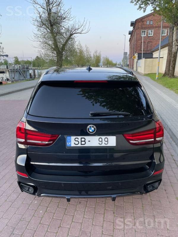 Melns BMW X5 2014 Liepāja, ar dzinēja tilpumu 3.00 L un nobraukumu 187 tūkst. km par 23500 €, foto 2 vietnē AUTOMOTO.COM.LV