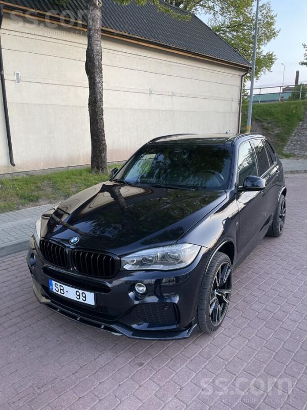 Melns BMW X5 2014 Liepāja, ar dzinēja tilpumu 3.00 L un nobraukumu 187 tūkst. km par 23500 €, foto 4 vietnē AUTOMOTO.COM.LV