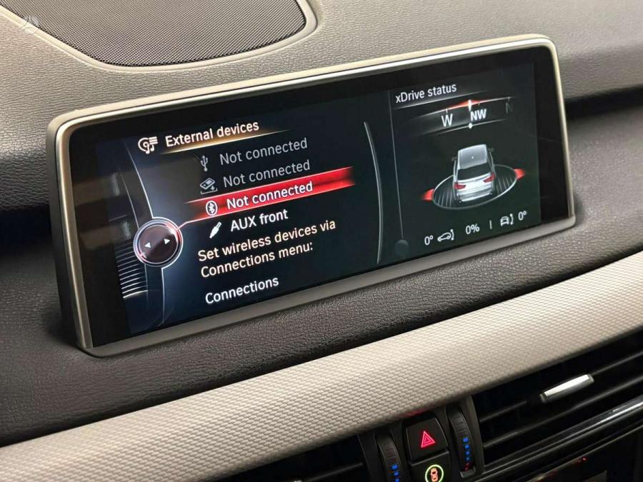 Black BMW X5 2014 in Marijampole, with an engine capacity of 2.00 L and mileage of 279 thousand km for 18750 €, photo 8 on AUTOMOTO.COM.LV