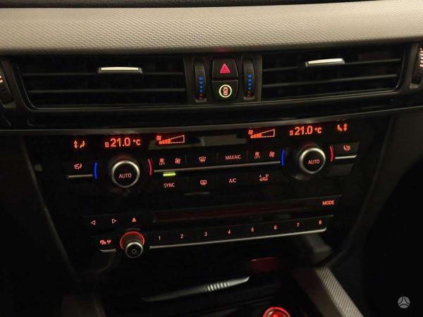 Black BMW X5 2014 in Marijampole, with an engine capacity of 2.00 L and mileage of 279 thousand km for 18750 €, photo 9 on AUTOMOTO.COM.LV