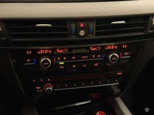 Black BMW X5 2014 in Marijampole, with an engine capacity of 2.00 L and mileage of 279 thousand km for 18750 €, photo 10 on AUTOMOTO.COM.LV