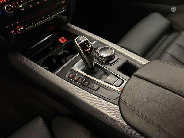 Black BMW X5 2014 in Marijampole, with an engine capacity of 2.00 L and mileage of 279 thousand km for 18750 €, photo 10 on AUTOMOTO.COM.LV
