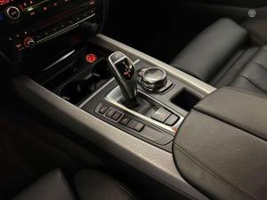 Black BMW X5 2014 in Marijampole, with an engine capacity of 2.00 L and mileage of 279 thousand km for 18750 €, photo 11 on AUTOMOTO.COM.LV