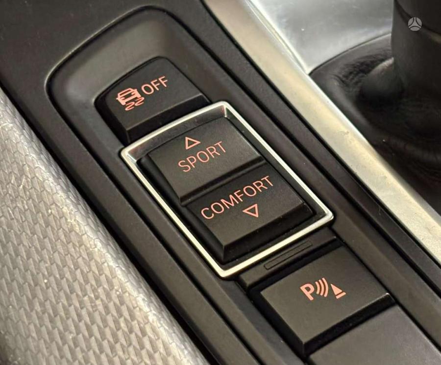 Black BMW X5 2014 in Marijampole, with an engine capacity of 2.00 L and mileage of 279 thousand km for 18750 €, photo 12 on AUTOMOTO.COM.LV