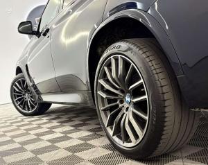 Black BMW X5 2014 in Marijampole, with an engine capacity of 2.00 L and mileage of 279 thousand km for 18750 €, photo 20 on AUTOMOTO.COM.LV