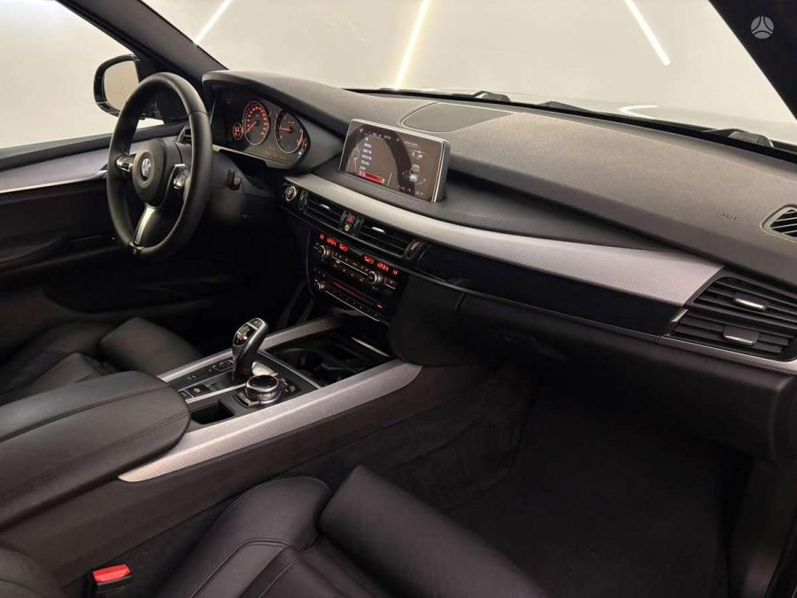 Black BMW X5 2014 in Marijampole, with an engine capacity of 2.00 L and mileage of 279 thousand km for 18750 €, photo 21 on AUTOMOTO.COM.LV
