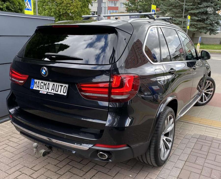 Black BMW X5 2014 in Marijampole, with an engine capacity of 2.99 L and mileage of 215 thousand km for 16850 €, photo 17 on AUTOMOTO.COM.LV