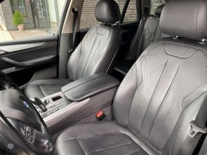 Black BMW X5 2014 in Marijampole, with an engine capacity of 2.99 L and mileage of 215 thousand km for 16850 €, photo 22 on AUTOMOTO.COM.LV
