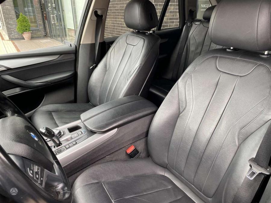 Black BMW X5 2014 in Marijampole, with an engine capacity of 2.99 L and mileage of 215 thousand km for 16850 €, photo 22 on AUTOMOTO.COM.LV